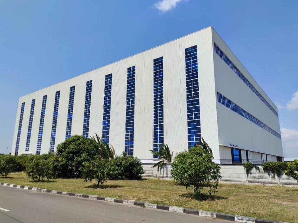 Fast Install Steel frame warehouse constructed with High Intensity ...