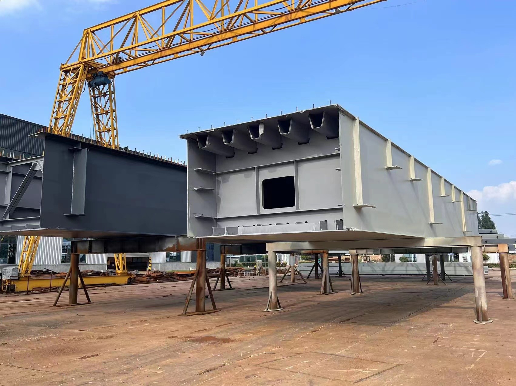 Long Span Lightweight Steel Structure Bridge Weather Resistant GB Standard