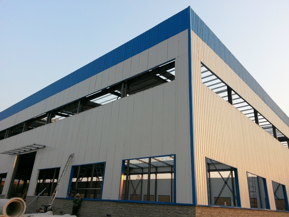 Q345B Q235B Steel Structure Workshop With Corrugated Steel Roof Cladding